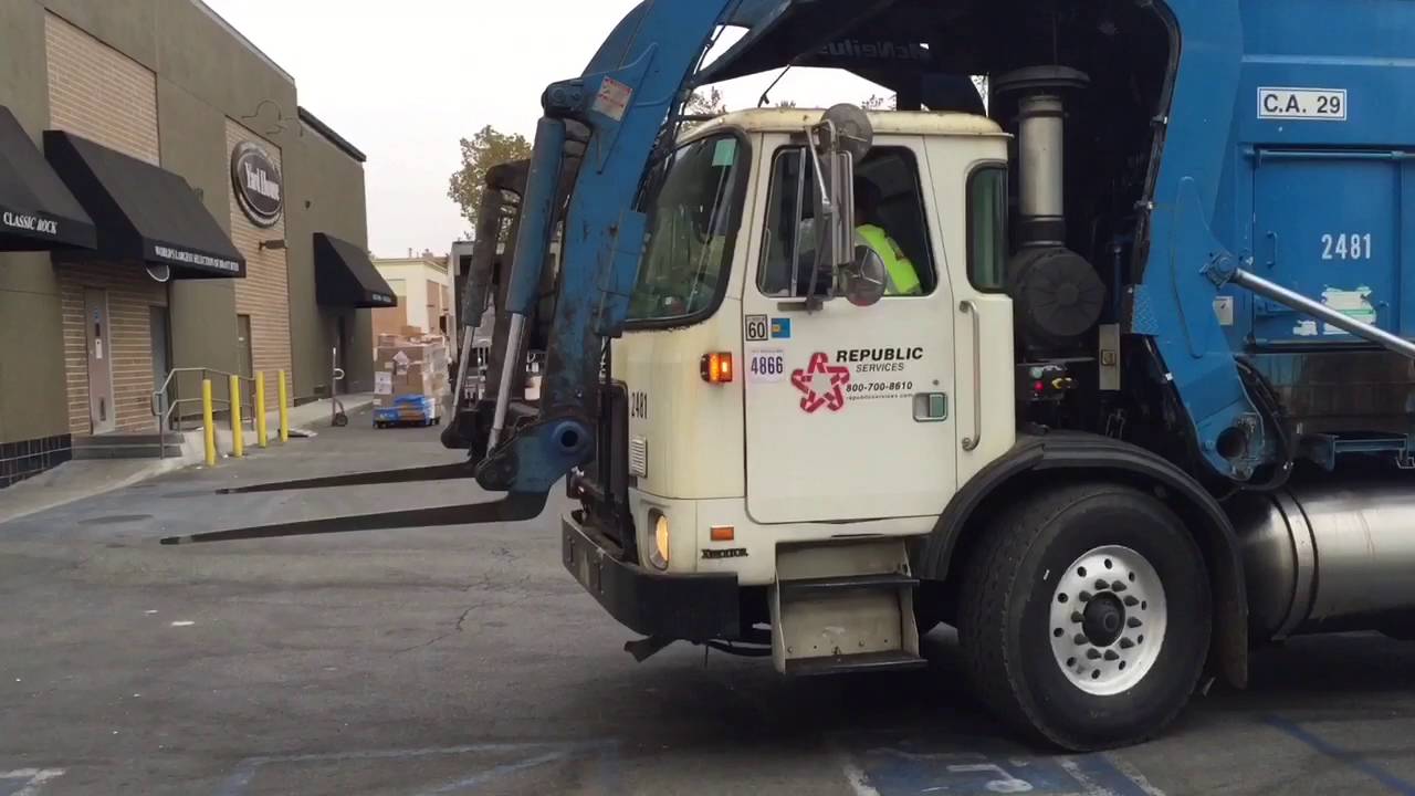 Republic Services Truck 2481: Week of 8/21/16 (4) - YouTube