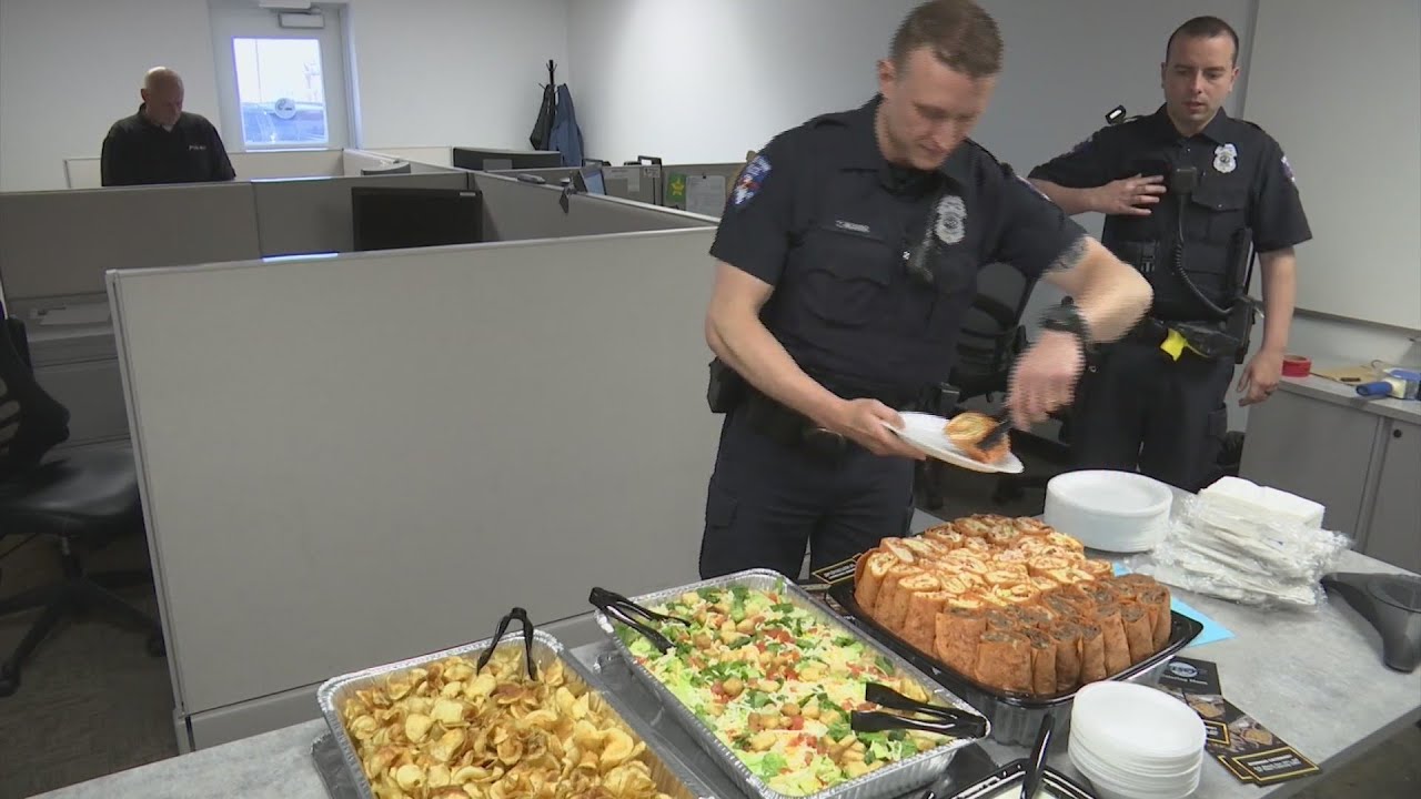 Casey's Pub and Grill treats police officers to free meal for National ...