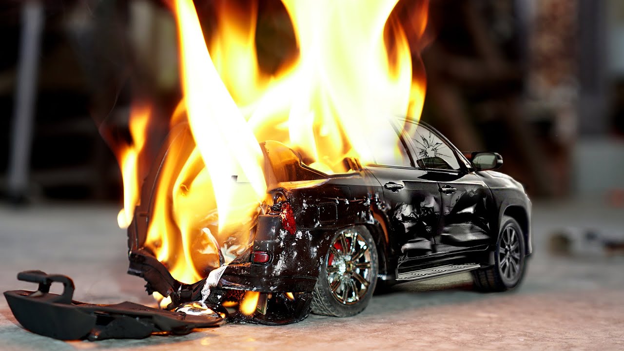 Crashing Lexus LX570 Diecast Model Car Crash Test - YouTube