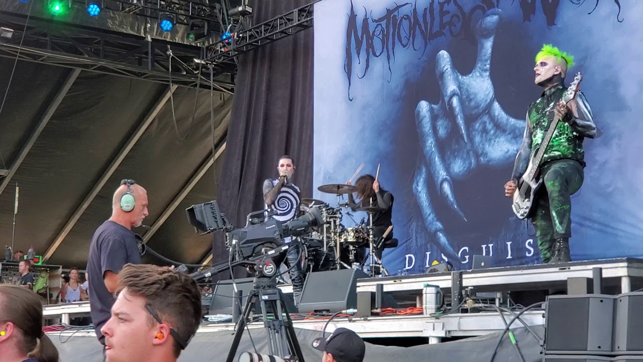 Motionless In White ~ "Voices" (live at Louder Than Life, KY 2019 ...