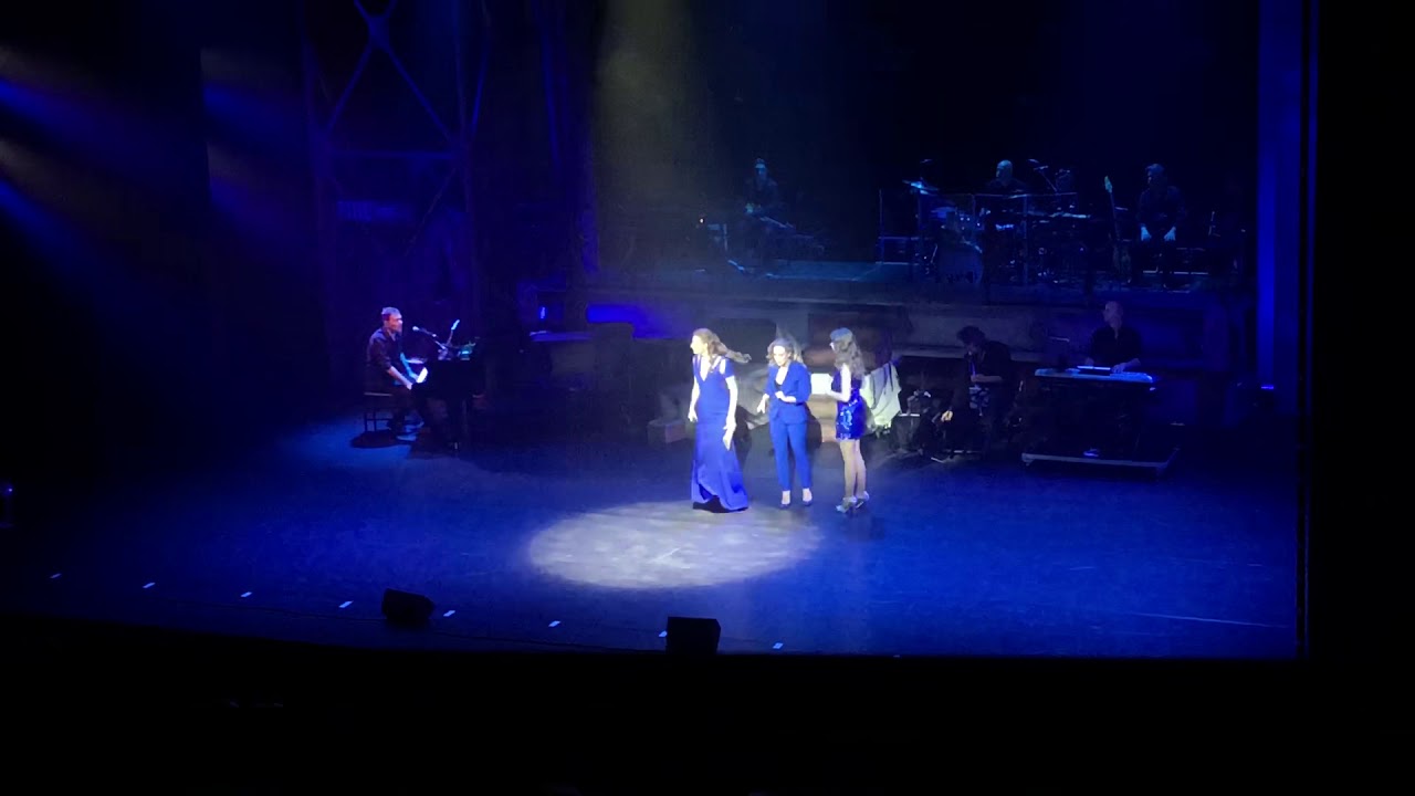 “Let it go” - Best of Broadway live - YouTube