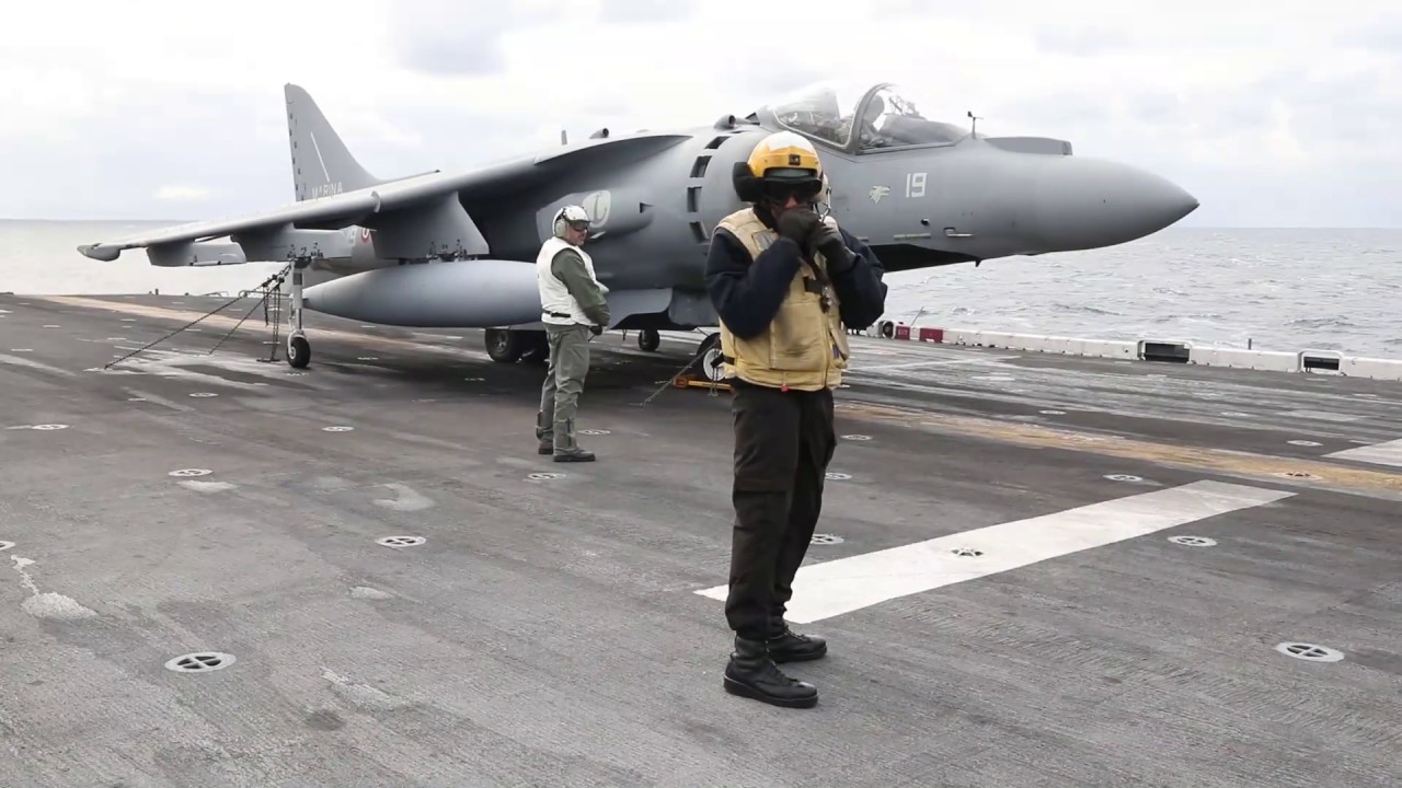 Italian Pilot Takes Off From Kearsarge - YouTube