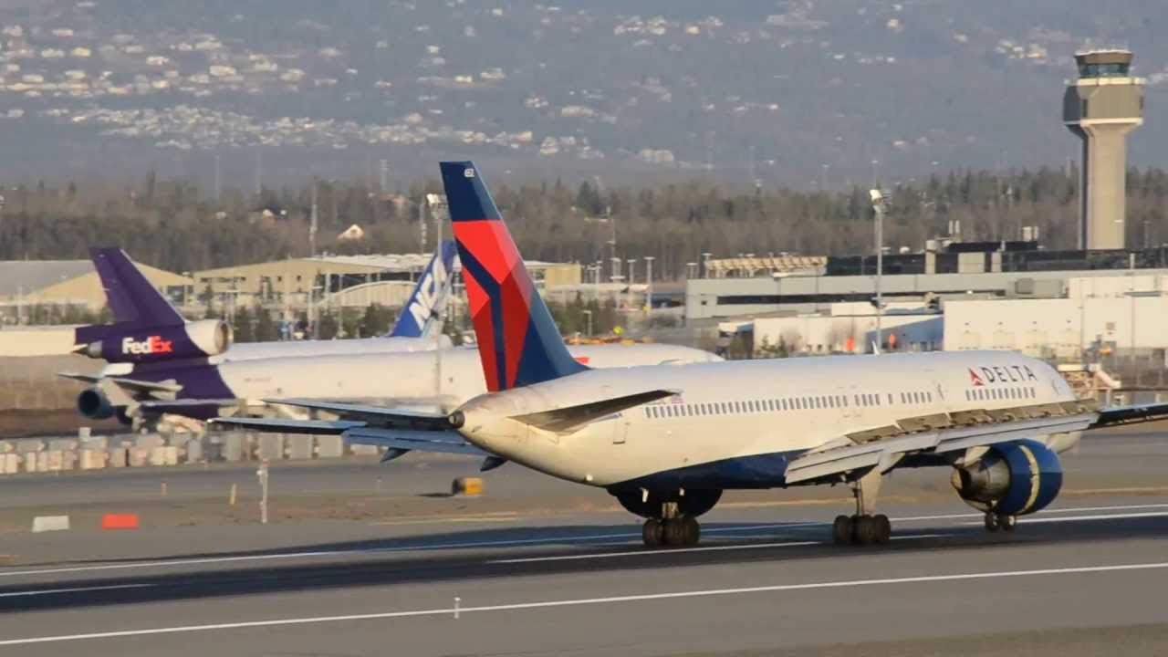 Delta, JetBlue, Alaska, and United - Runway 15 Arrivals @ PANC - YouTube