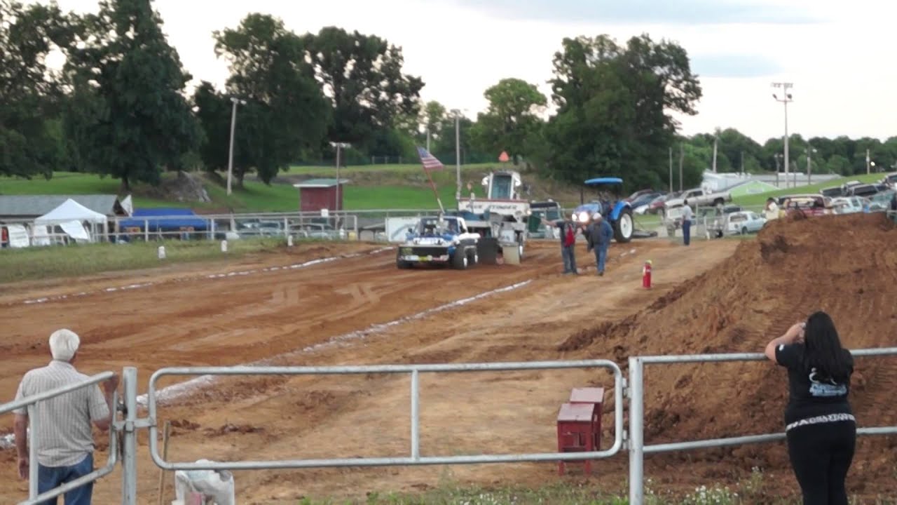 Jared Stoner 4500lb 4x4 class @ Shippensburg PA - YouTube