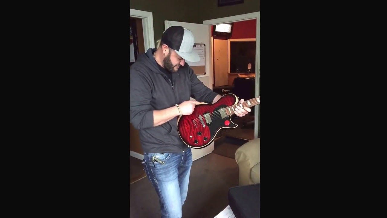 Chet Roberts of 3 Doors Down unveiling his new Harper Curve - YouTube