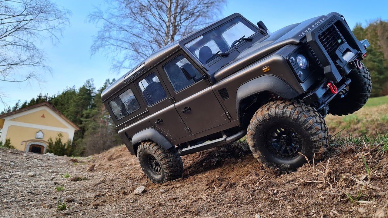 FM Electronics RC Crawler 1/8 Biggest Rc Land Rover Defender - YouTube