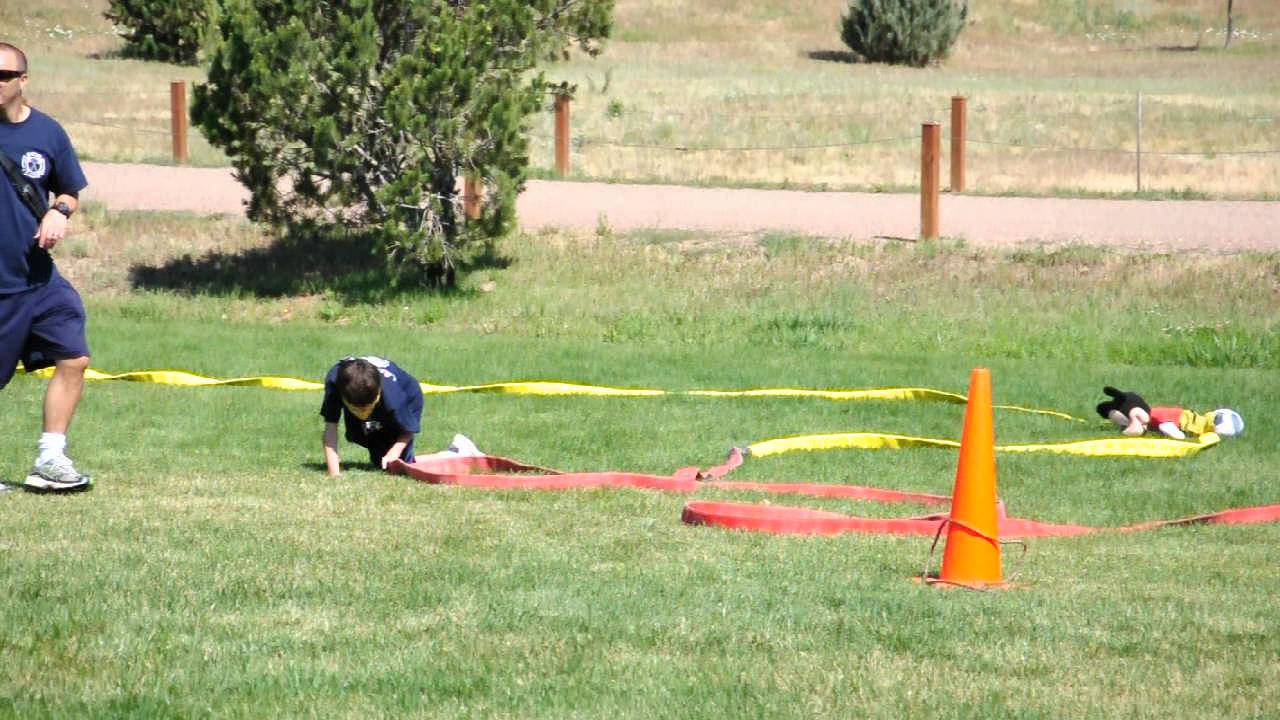 Sam doing obstacle course at Junior FireFighter Camp 2012 - YouTube