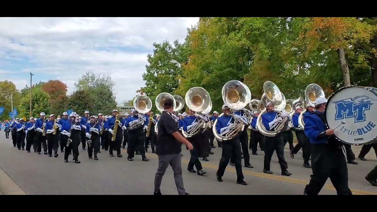 MTSU Band at Homecoming Parade 2022 - YouTube