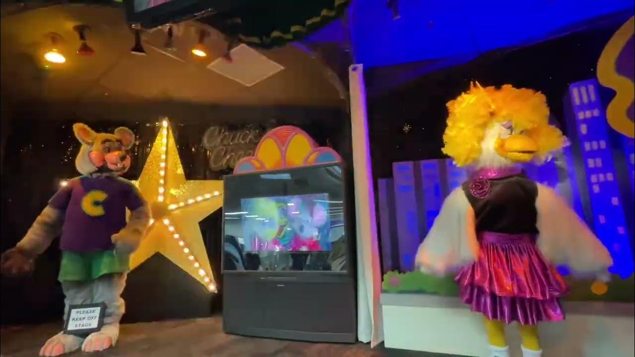 Chuck E. Cheese -Merry Christmastime🎄- Charlotte, Pineville - CEC 3 Stage #savepineville3stage ...