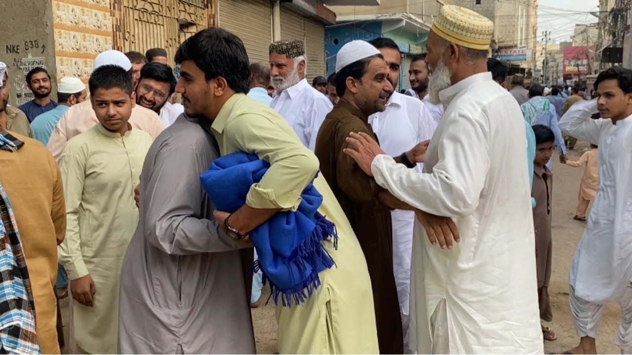 Eid mubarak // Eid days vlogs // Aiwaz kulachi vlogs //. - YouTube