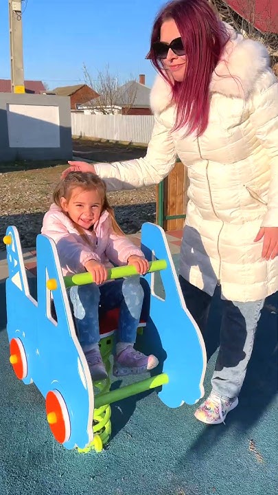 🤣 MAMA e cea mai REA în PARC #shorts by #marastefania - YouTube