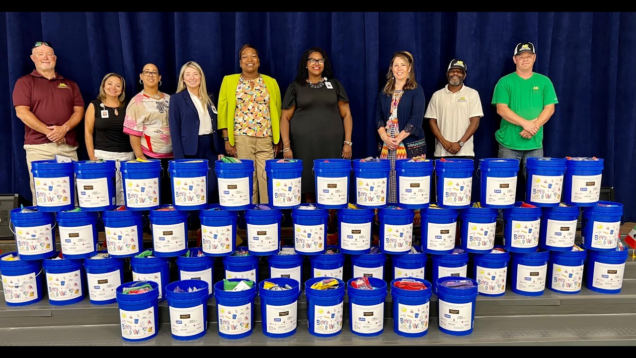 "Buckets of Love" at Pleasant Ridge Elementary - YouTube
