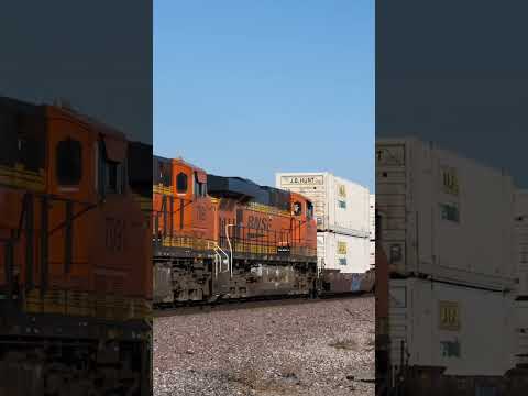 BNSF 4321 WESTBOUND DOMESTIC STACK TRAIN MP 733 NEEDLES SUB - YouTube