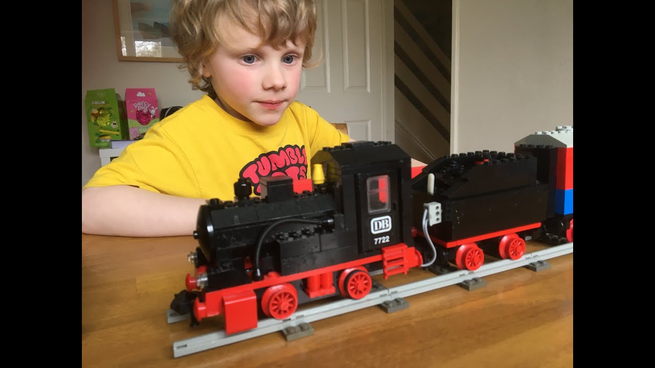 A day of old 80s lego trains - YouTube