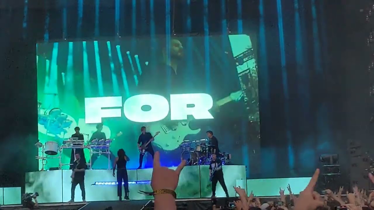 Bring Me The Horizon Parasite Eve live - YouTube
