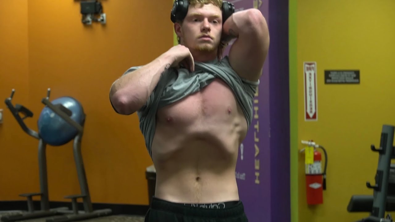 Conner’s solo chest day - YouTube