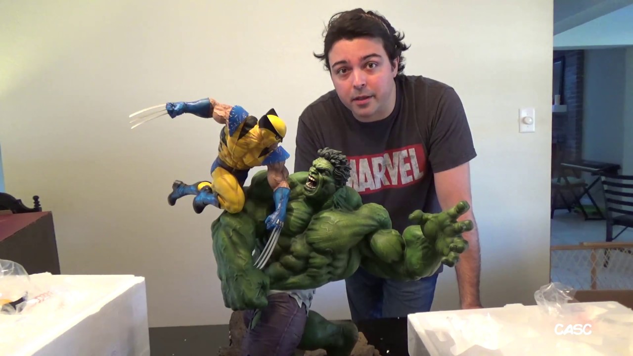 Hulk vs Wolverine Maquette by Sideshow Collectibles Unboxing - YouTube