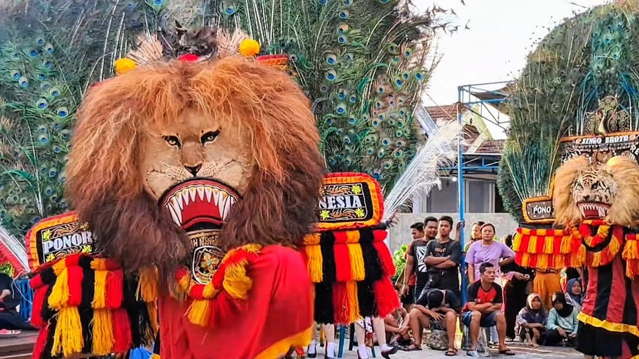 BARONGAN REOG TERBESAR DI DUNIA GEGERKAN BROTONEGARAN PONOROGO - YouTube