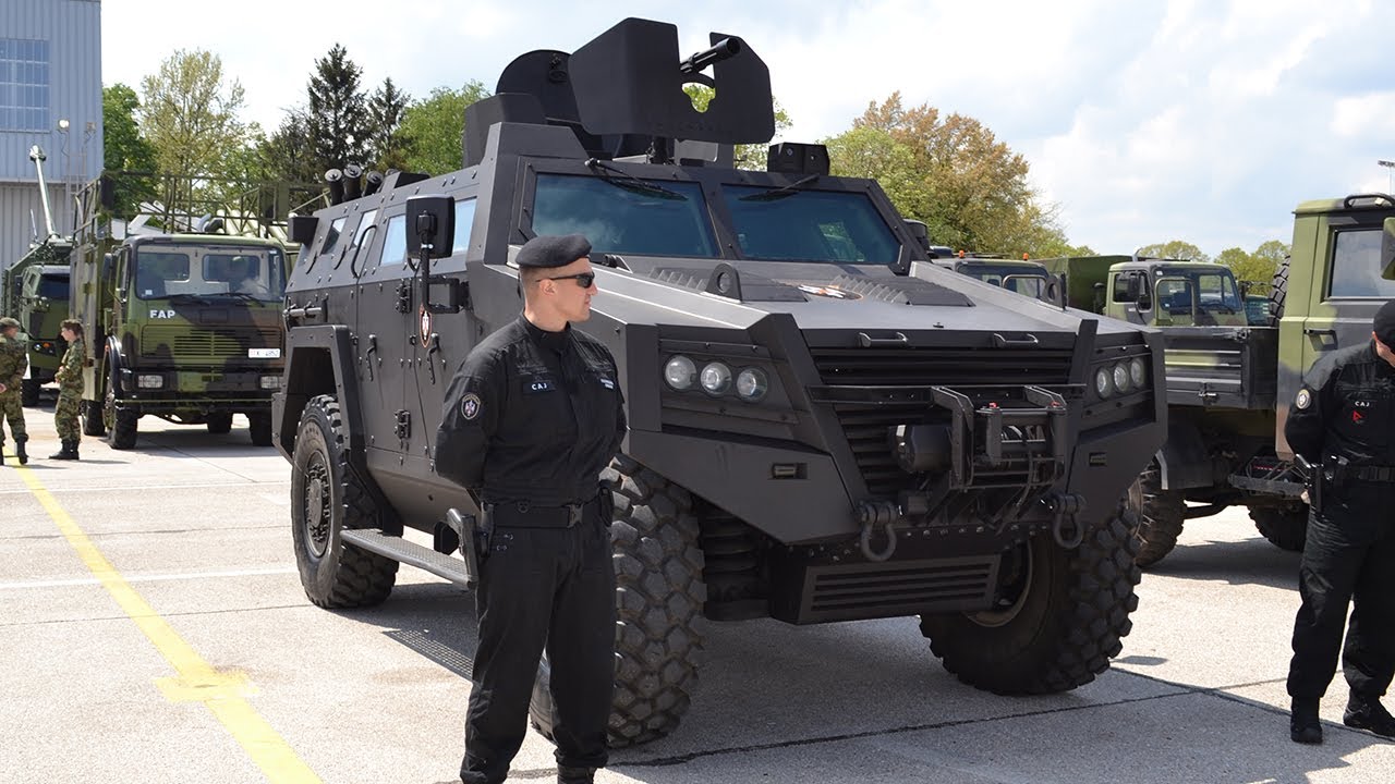 MILOS BOV M16 with GATLING GUN 360 VIEW SAJ | STIT 2022 - YouTube