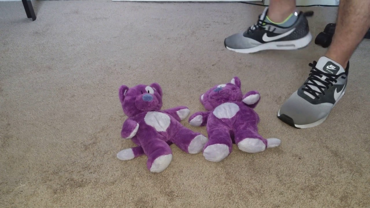 Nike Air Tavas Stomp Teddy - YouTube