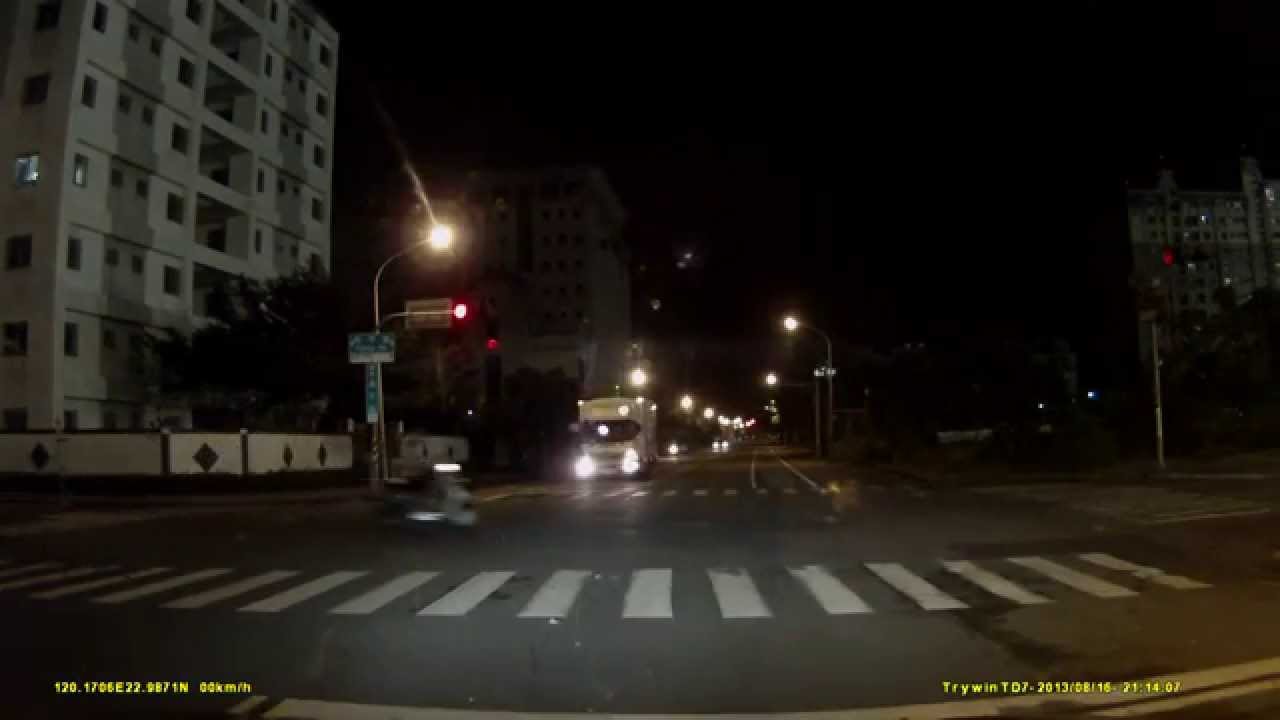 Trywin TD7 行車記錄器夜間測試- YouTube :: 哇哇3C日誌