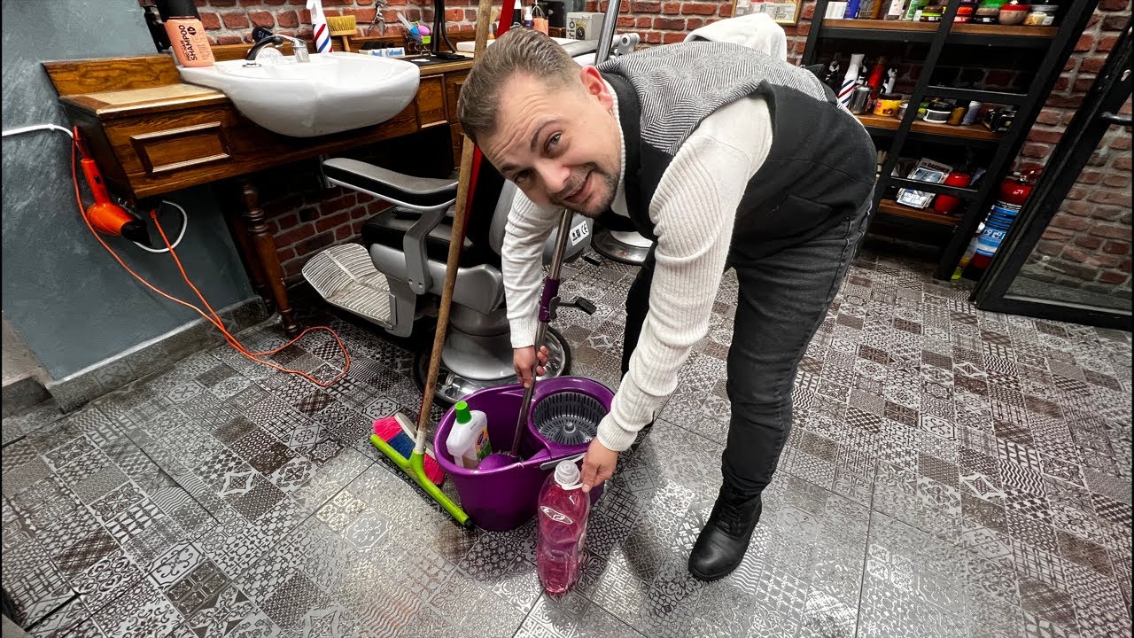 I start the day in my BARBER SHOP with a fresh cleanup - YouTube