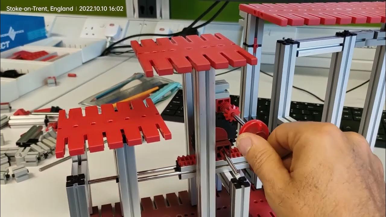 Fischertechnik simple lock mechanism with a simple key - YouTube