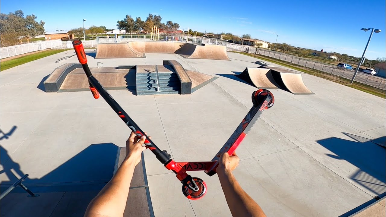 MINI SCOOTER VS MEGA SKATEPARK - YouTube