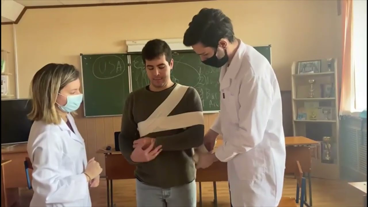 Desault's bandage - YouTube