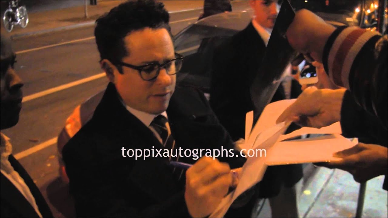 JJ Abrams - Signing Autographs at the "Colbert Report" in NYC - YouTube