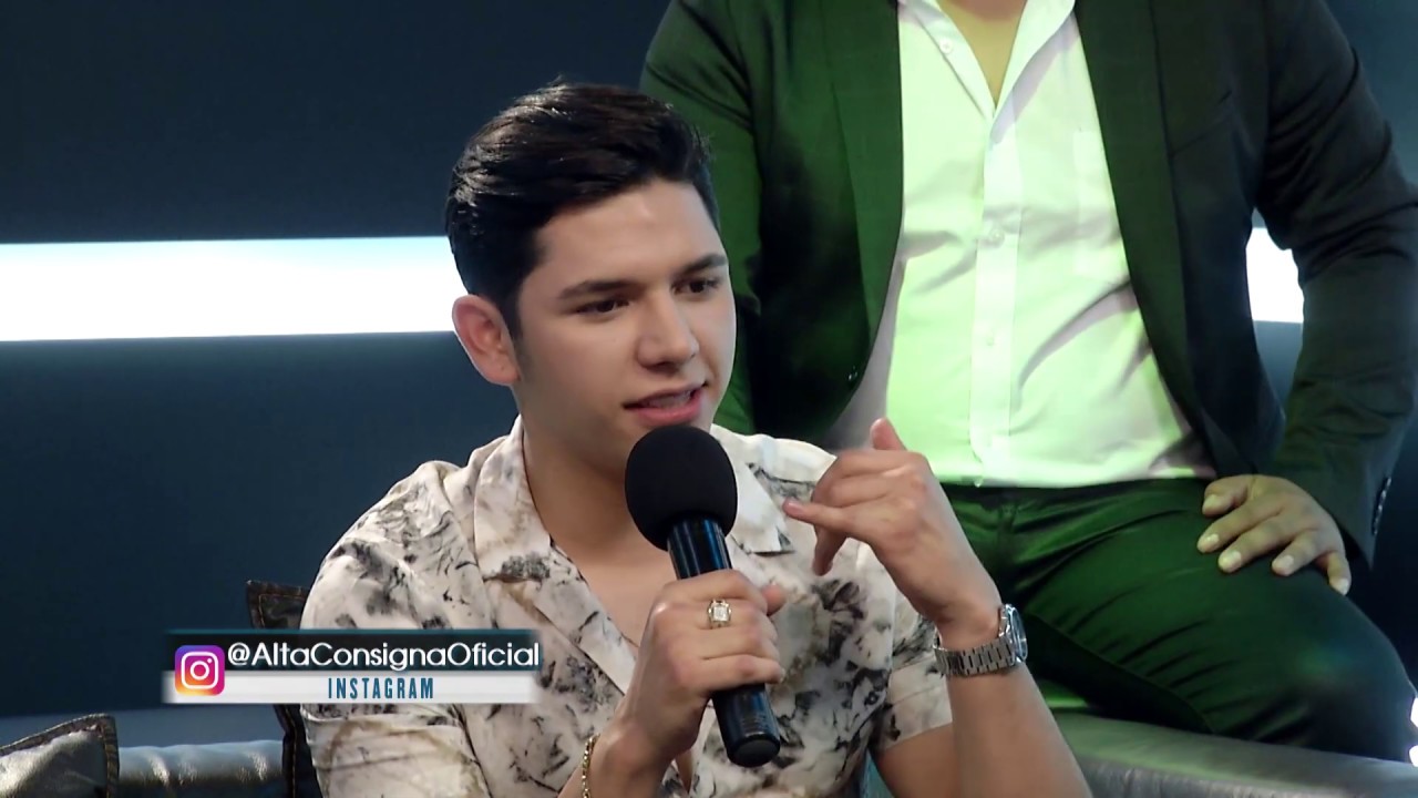 Aaron Gil "Alta Consigna" confesó sentirse solo - Video Rola - YouTube