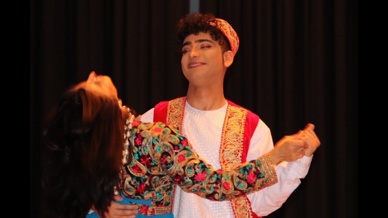 Najib Faizi dance in asheqan song Ghezaal Enayat😱🇦🇫رقص نجیب فیضی با ...