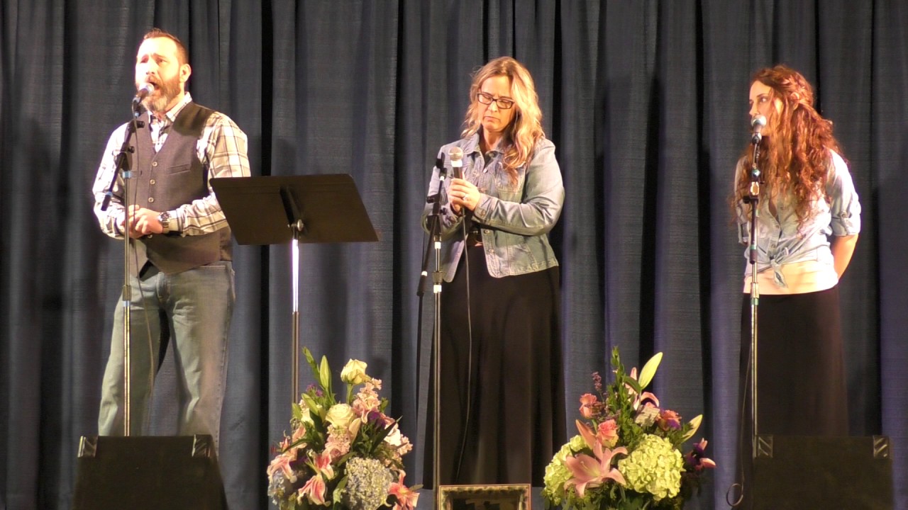 Harmony in the Desert 2017 - Micah McFee, Tressa & Mary Anderson - Jesu ...