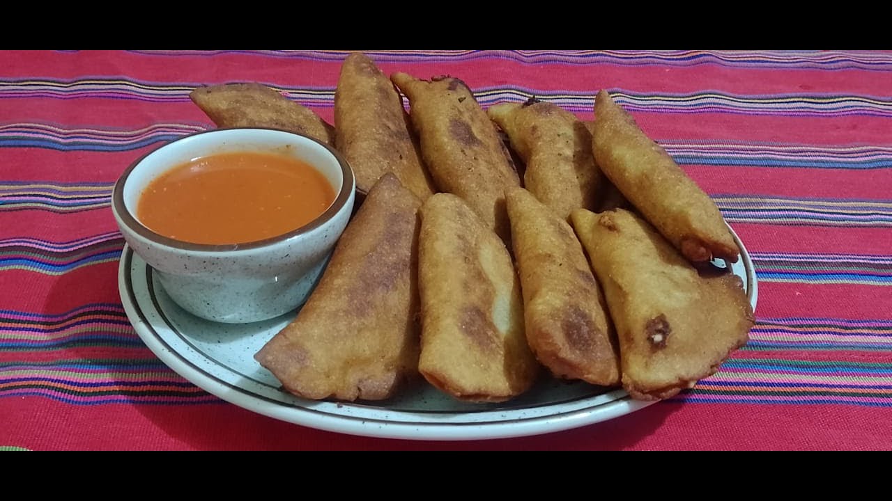 Dobladas de loroco con requesón y queso - YouTube