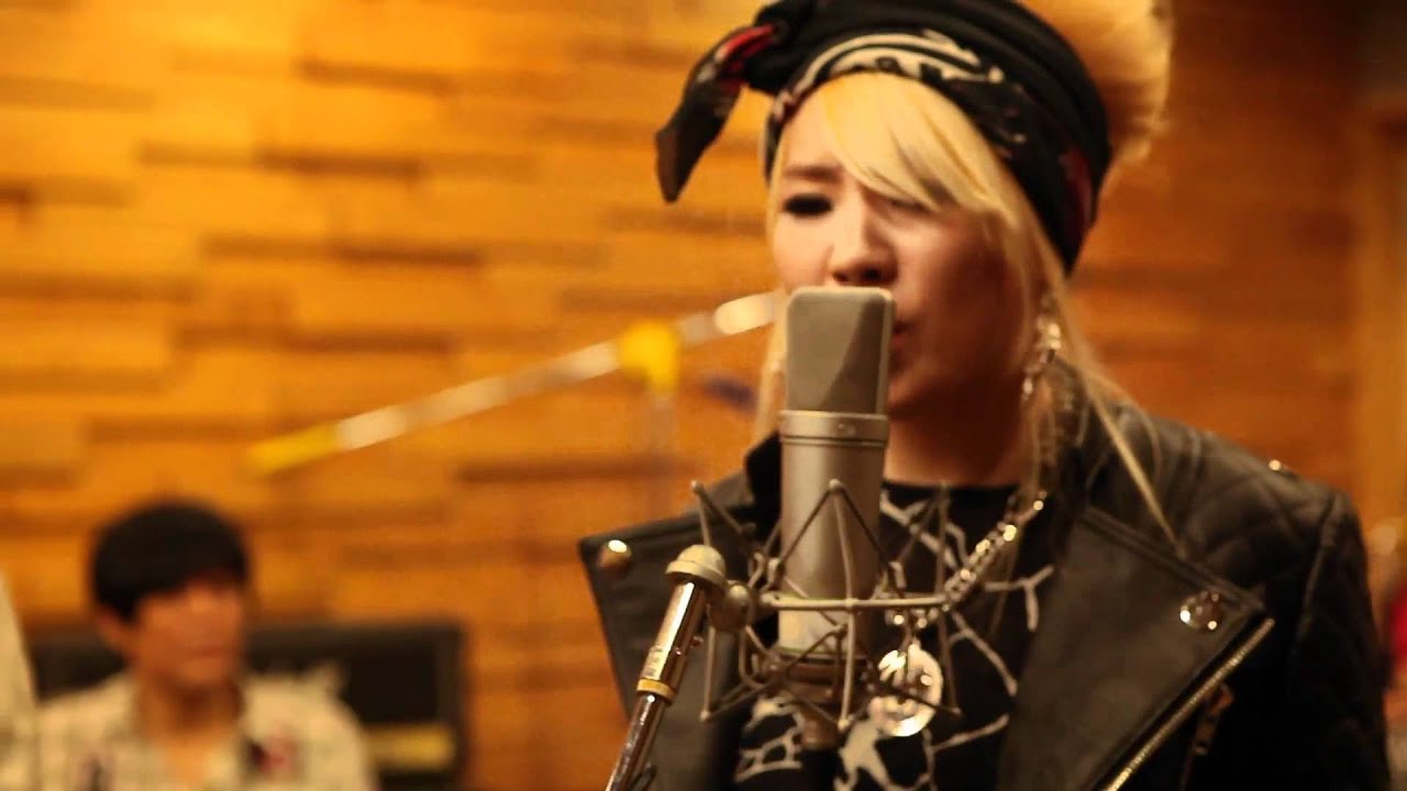 2NE1 - Lonely (Live Session) - YouTube