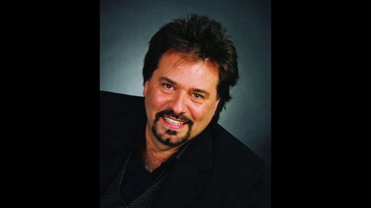 Gary Lowder & Steve Edmunds - Your Kiss Is On My List - YouTube