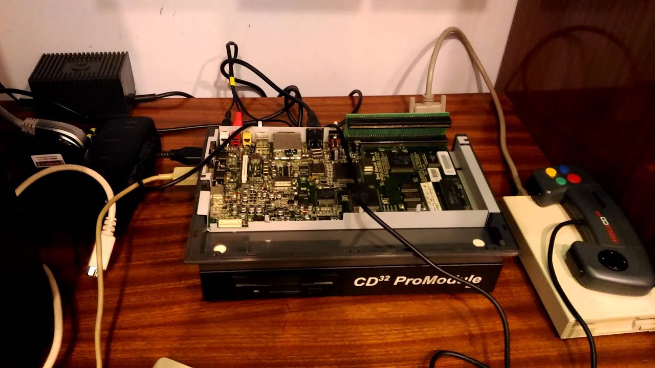 Amiga CD32 wit SX1 and Elsat Pro Module - YouTube
