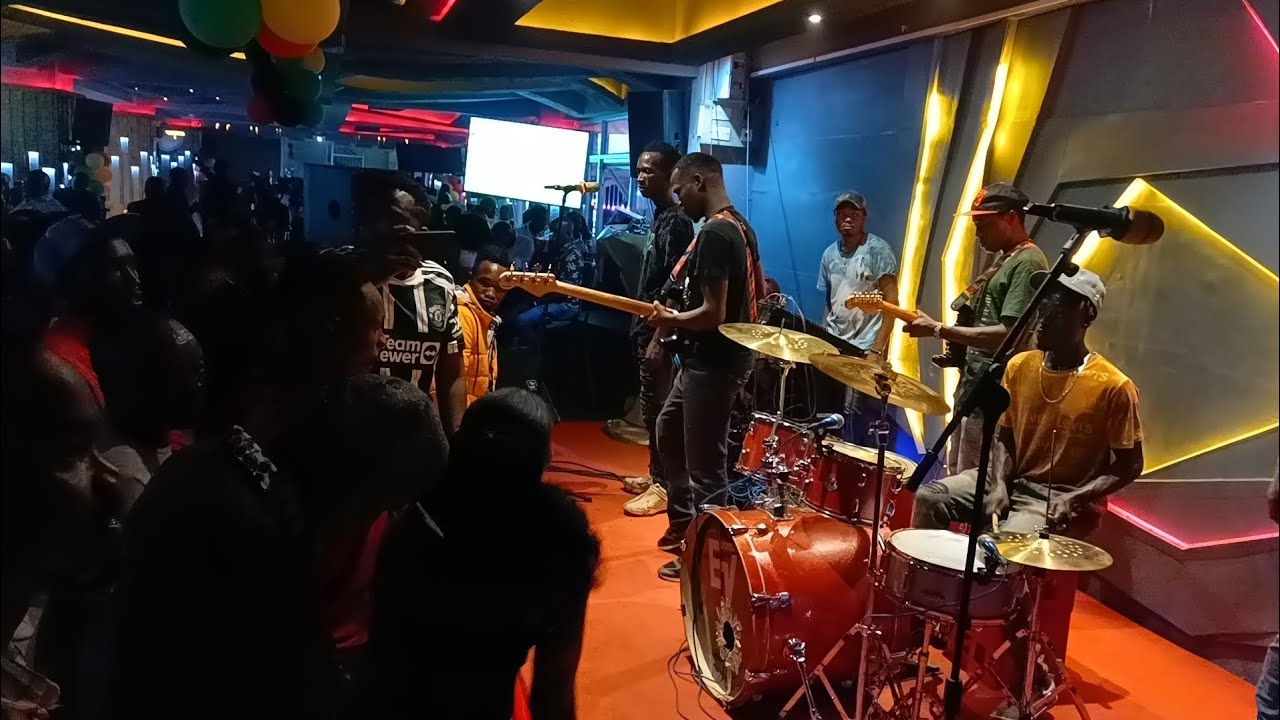 MAIMA KITHUNGO PERFORMING HIS BEST HITS AT MONTANA YESTERNIGH!!!!! (a ...