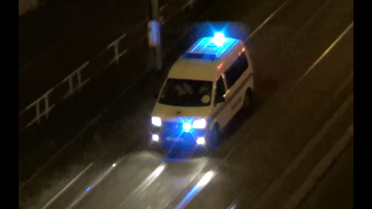 Prague police van responding - aerial view | Praha Policie ČR VW T5 [6. ...