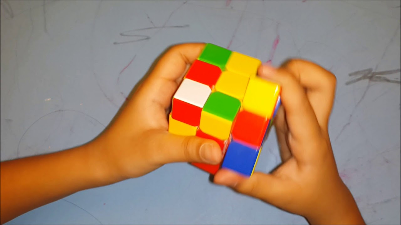 Solving rubik's cube beginner's method - YouTube