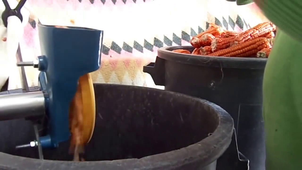 Sgranatoio mais sgranatrice o sgrana pannocchie - YouTube