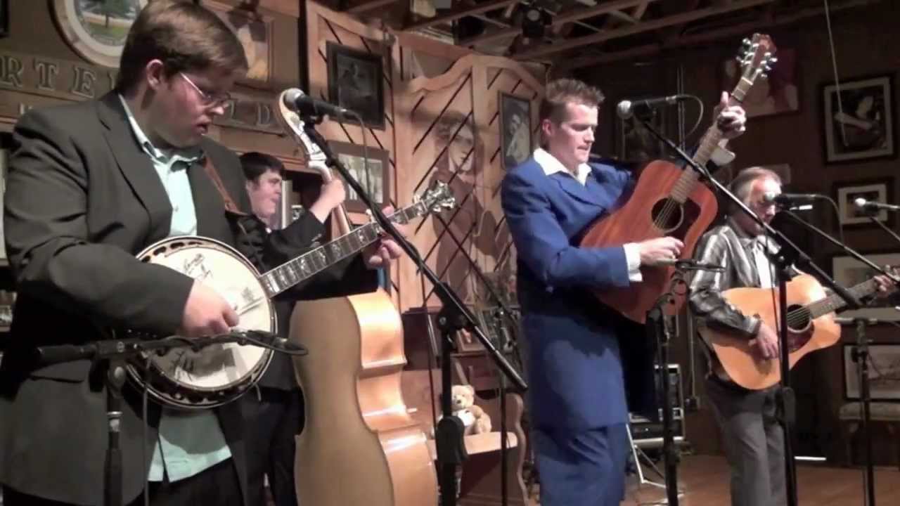 Lonesome Will Mullins & VA Playboys "Sunny Side of the Mountain" - YouTube