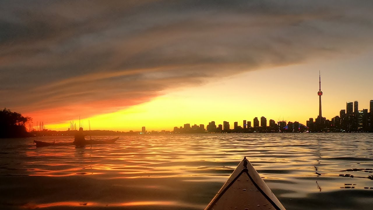 2020-09-02 Toronto Island Sunset and full Moon - YouTube