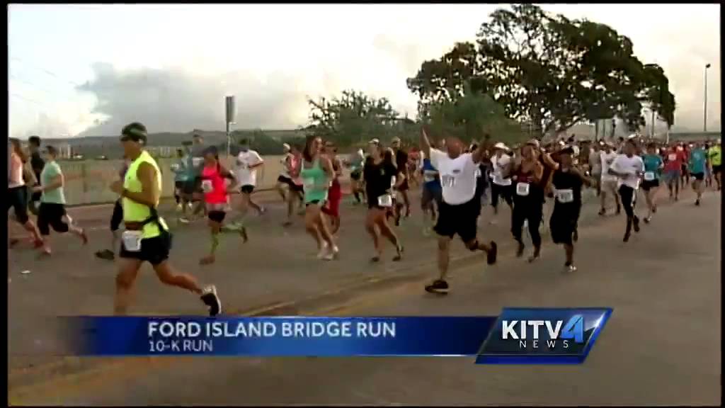 Hundreds of runners turn out for the Ford Island Bridge 10K - YouTube