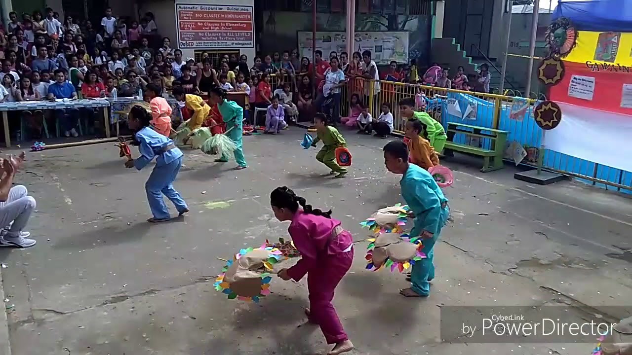 Malikhaing Pagsayaw Champion Using Recycled Materials Props - YouTube