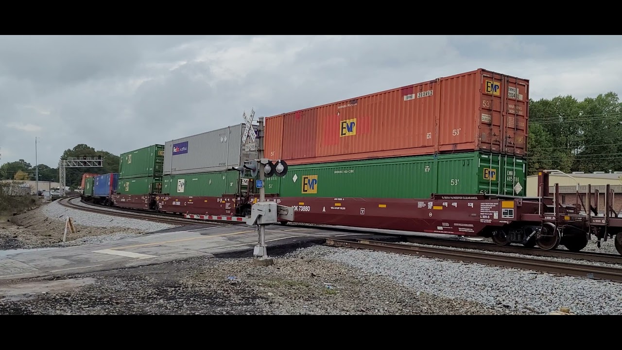 NS 204 Intermodal Taylors, SC w/SD70ACe leader - YouTube