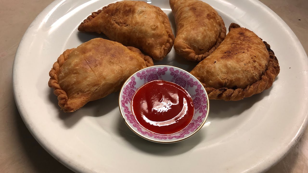 How to make crispy curry puff - YouTube