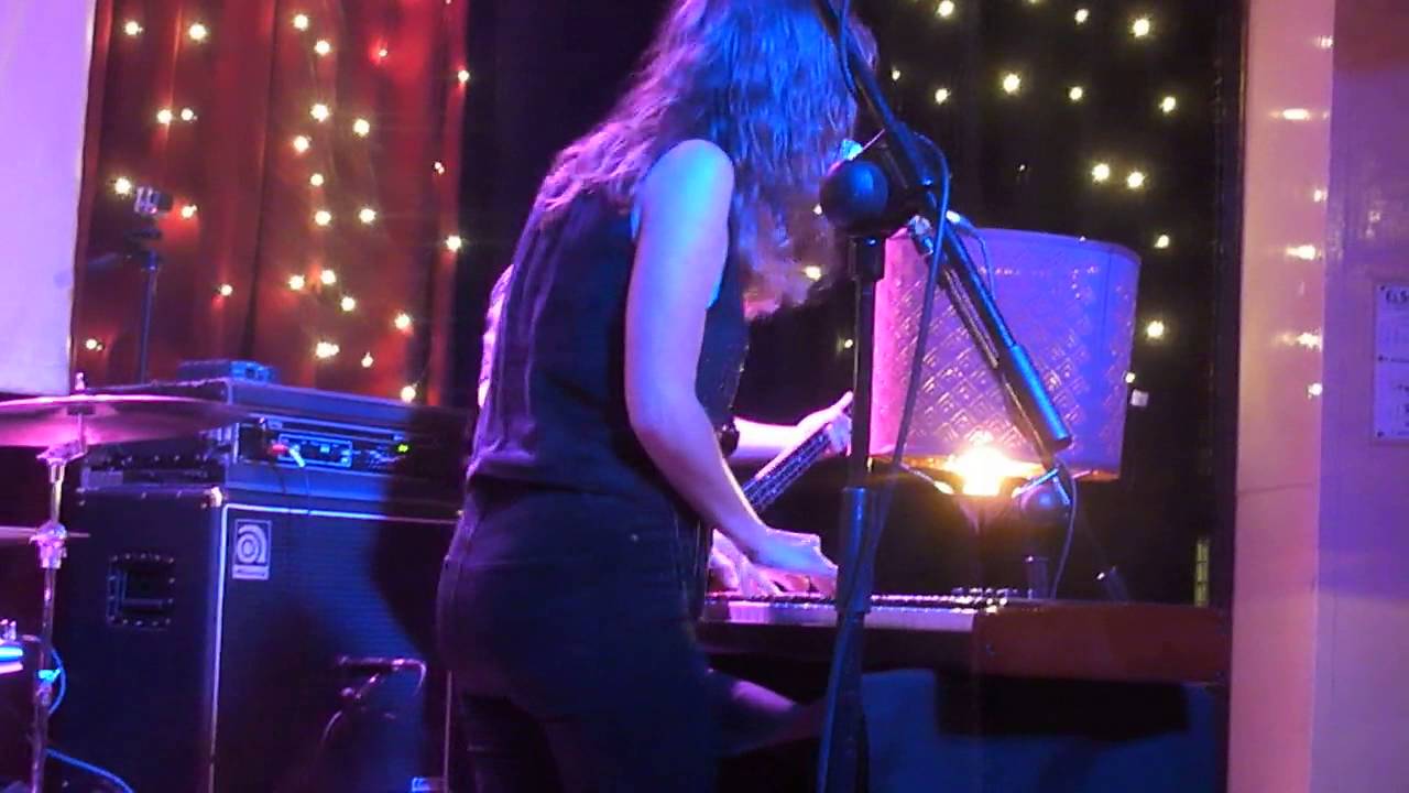 Carmen Boza - Madrid (19/03/2015) - Sin Salida/Octubre - YouTube