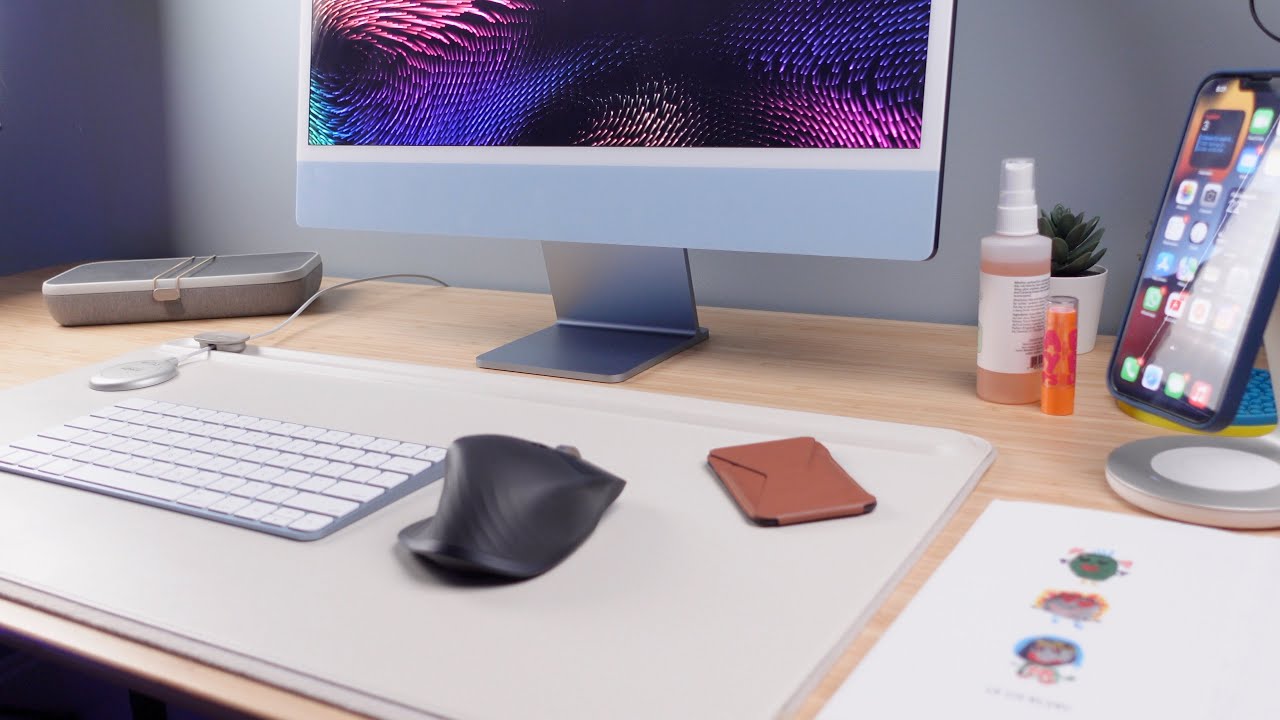 My 24" iMac Desk Setup + Giveaway! - YouTube