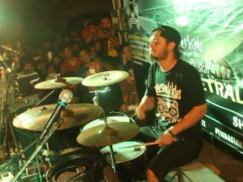 Eno Netral - Solo Perfomance @Purwokerto - YouTube